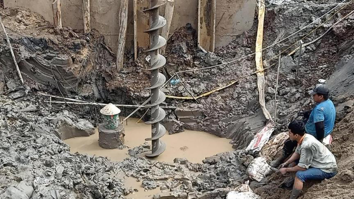 The body of the 10-year-old child who fell into a 35-meter hole in Vie ...